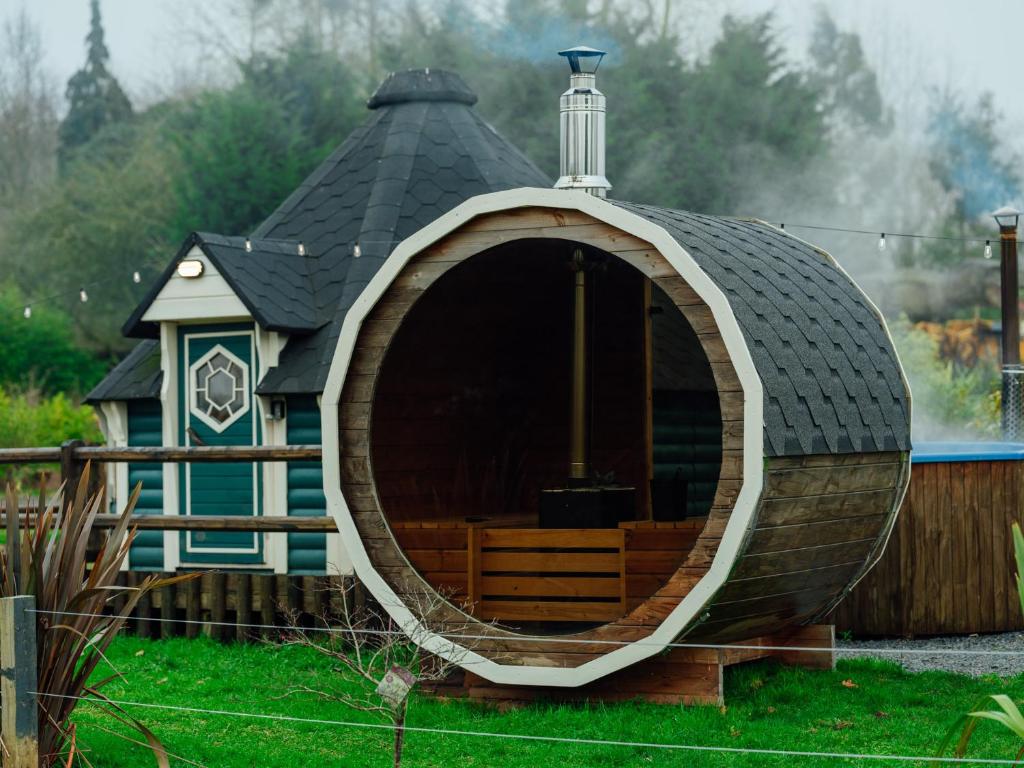 Sunset Retreats The Shire, Ombersley up to 20% OFF - Book Now