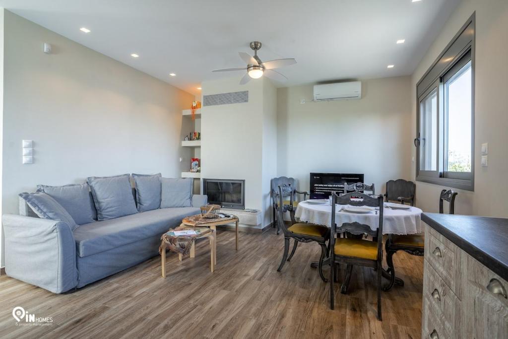 Red Port Seaview House in Rafina from €41pp - Book Now