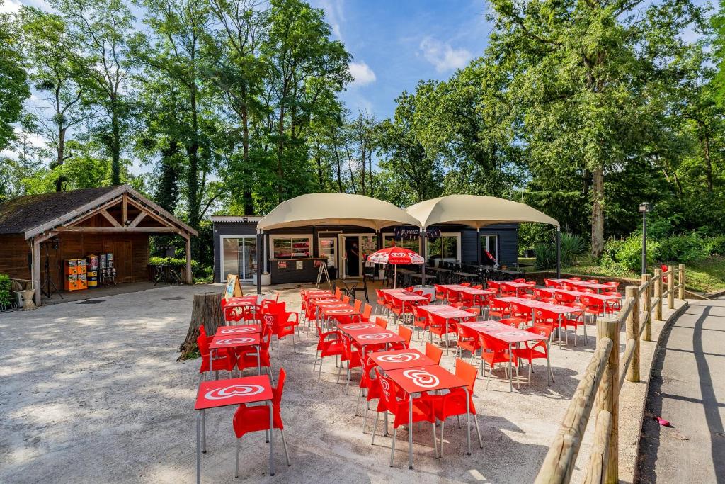 Camping Parc des Roches, Camping Saint-Chéron