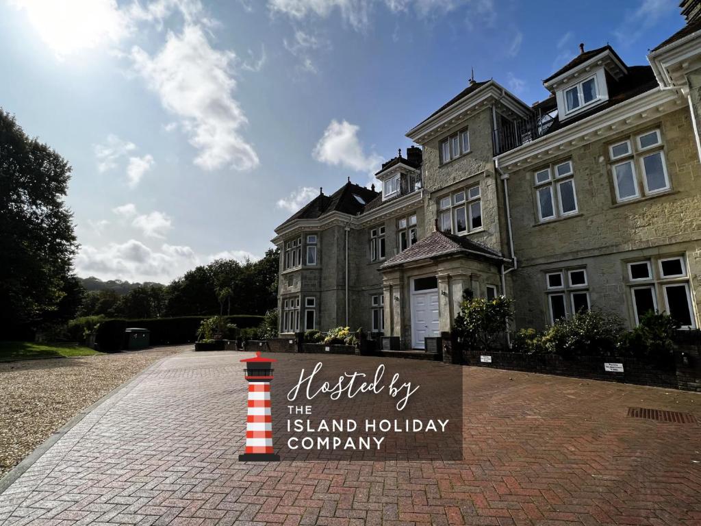 From £40pp - 2 Shanklin Manor - Ground Floor apartment overlooking Park ...