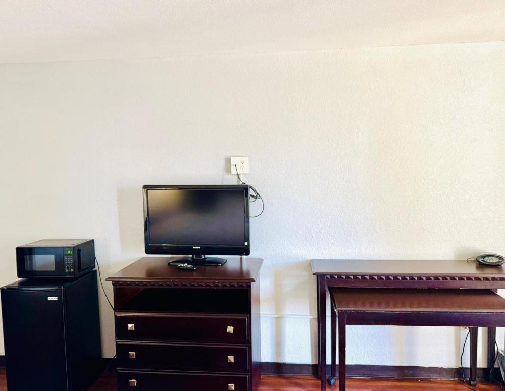 Vip inn and suites, Paris, TX from $76 - Book Now