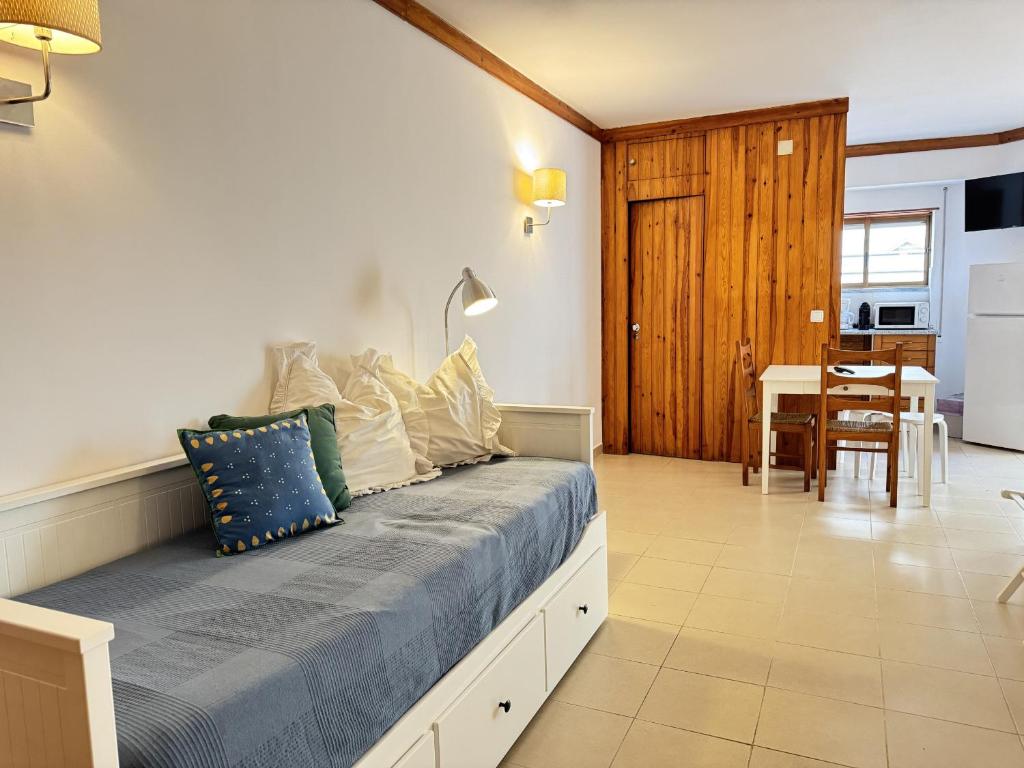 From €39pp - Studio Terrace, by Caparica Villas, Costa de Caparica