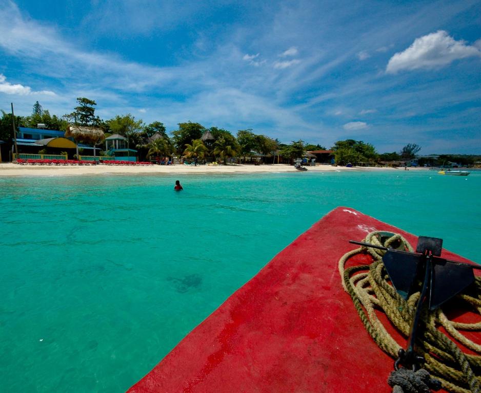 Legends Beach Resort Hotel (Negril) - Deals, Photos & Reviews