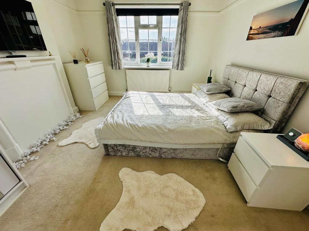 From £40pp - GerrardsCross - Stay4 - Parking - PetsOK - Wembley ...