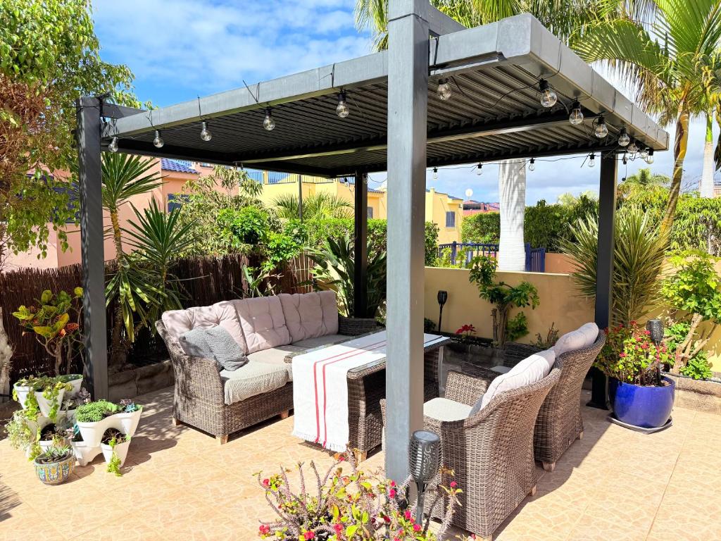 From €40pp - Cozy Corner Close to Beach, Golf and Shopping, San ...