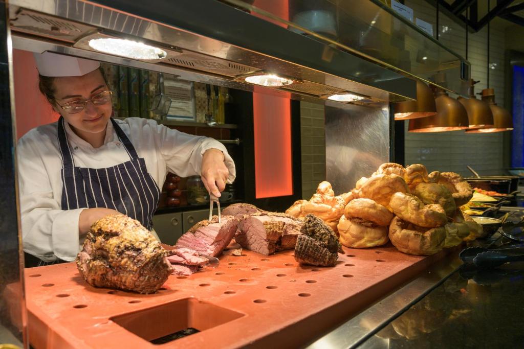 Warner Hotels - Studley Castle from £61 - Book Now