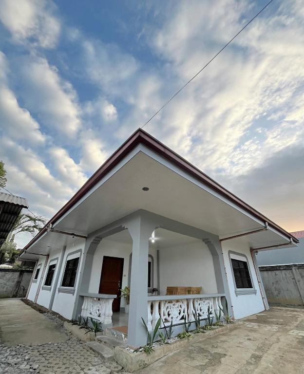 Ivory Bloom Transient House 4BR Puerto Princesa City, Palawan Entire house - Deals, Photos & Reviews