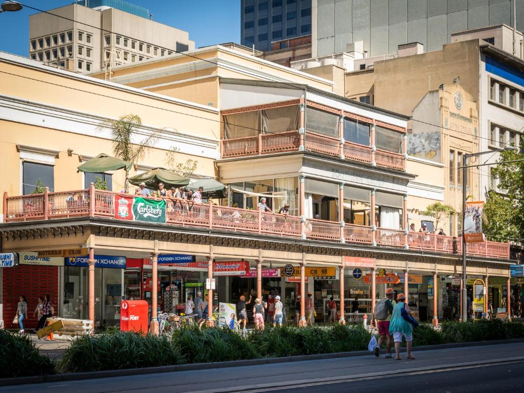 King William Street Adelaide Hotels | King William Street Hotels in ...