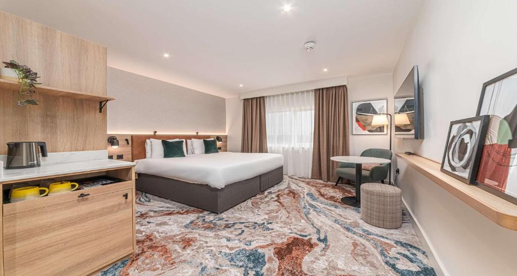 voco Rockingham Forest Corby by IHG from £36pp - Book Now