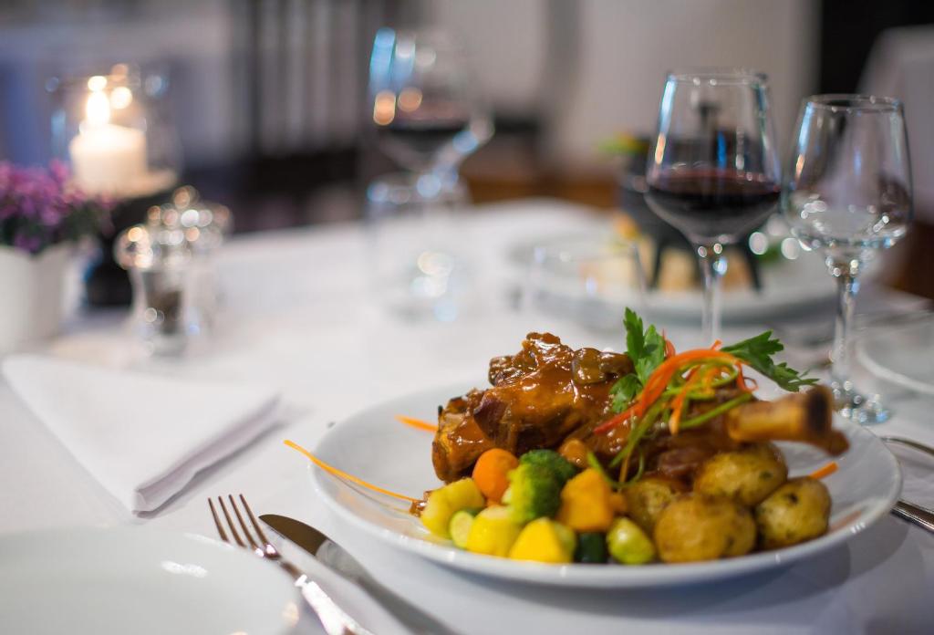 Amadwala Lodge, Johannesburg | 2025 Updated Prices, Deals