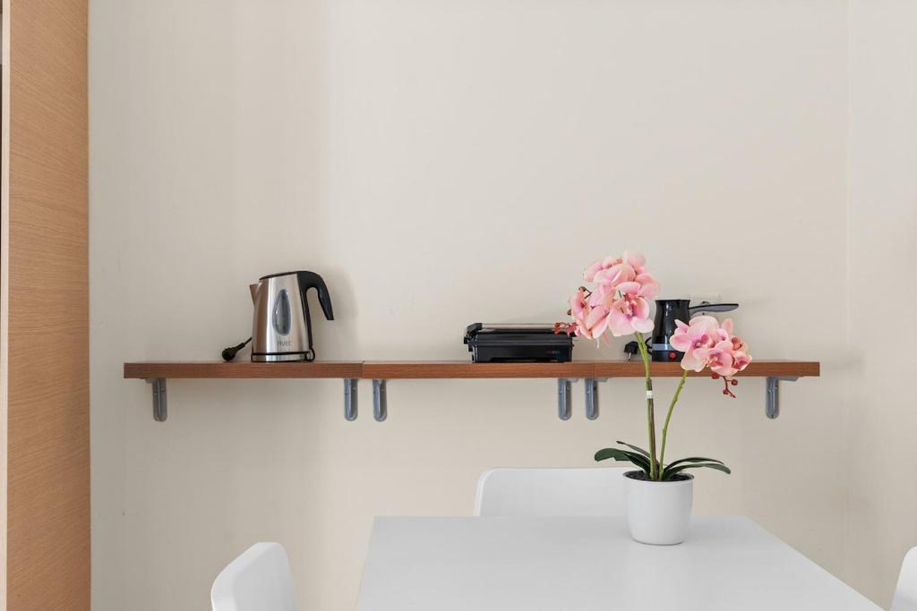 Beautiful Modern Beach Stay, Nikiana from €39pp - Book Now