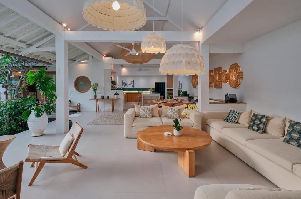 From $17 - Villa Bali Manis by The Bali Agent - Central Seminyak 4BR ...