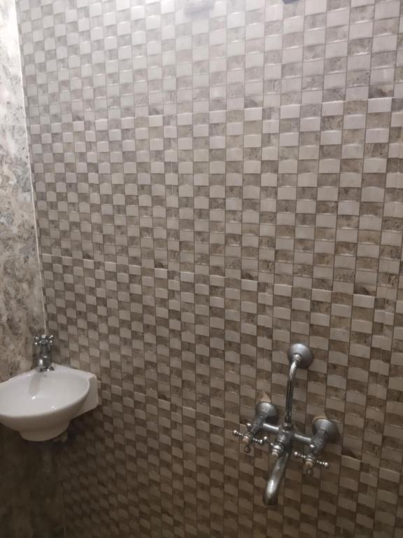 Very convenient location carmona, Goa from $11 - Book Now