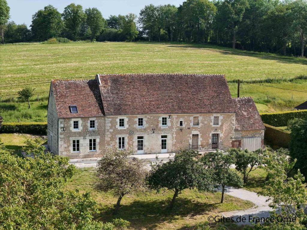 Manoir Percheron Indépendant avec Jardin et Babyfoot - FR-1-497-243 ...