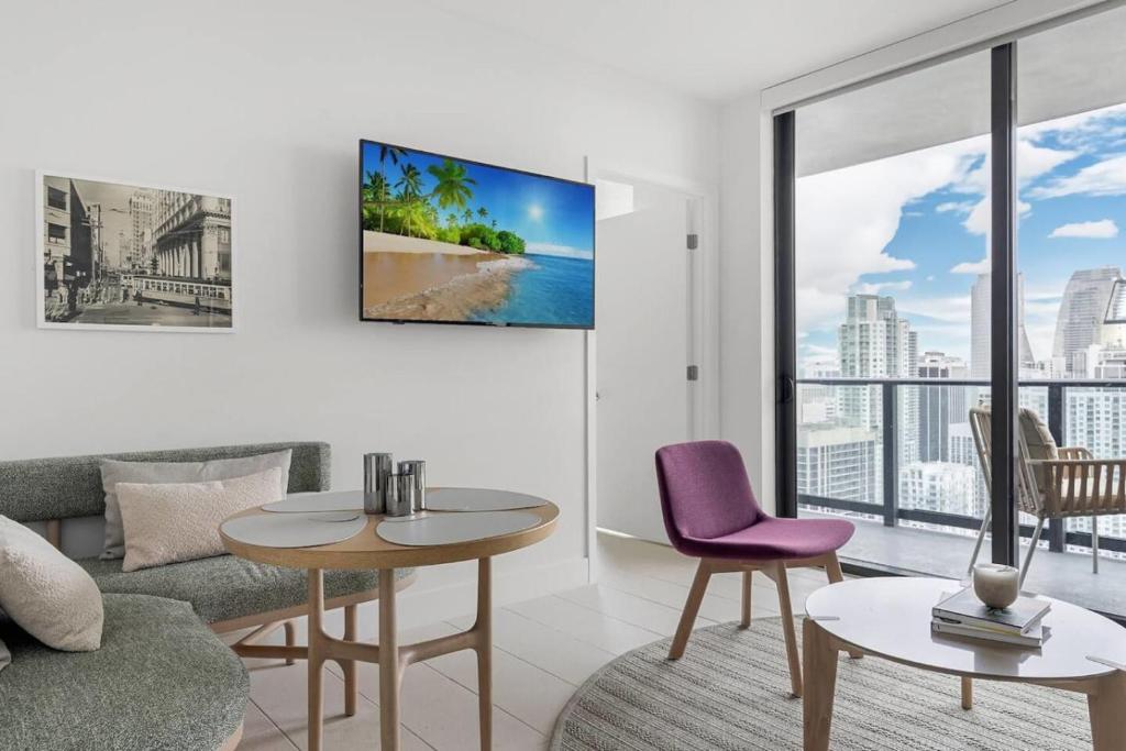 From $68 - 3808 Apt Next to Kaseya Center with Pool a Spa and Gym ...