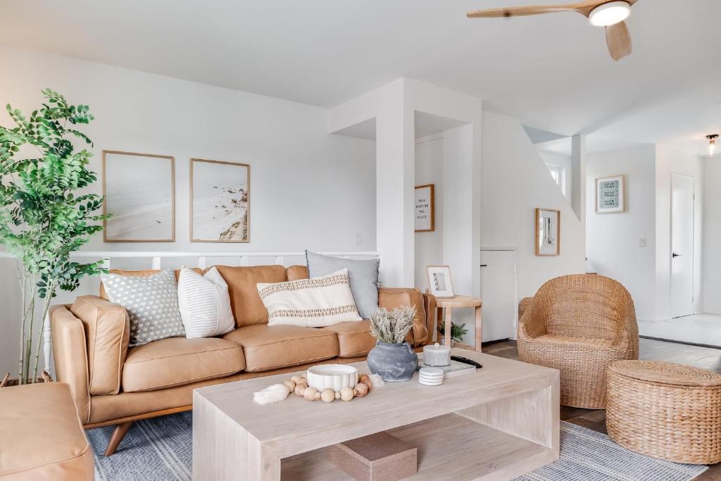 BoHo Beach House Walk to the Sand, San Diego, CA from $41pp