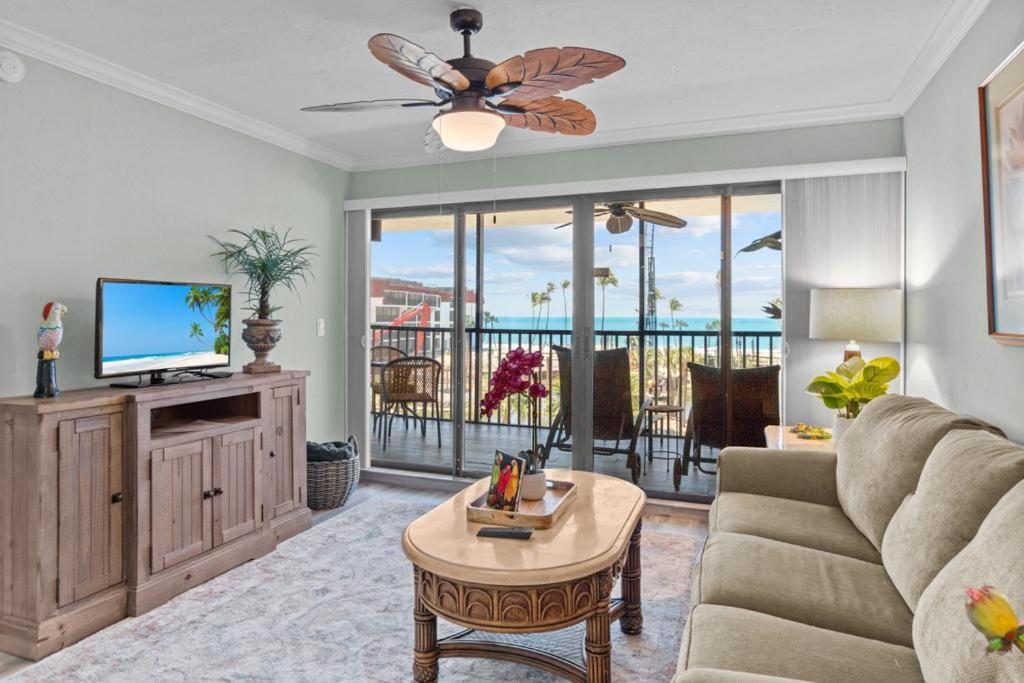 Pointe Santo C34, Sanibel, FL from $51pp - Book Now