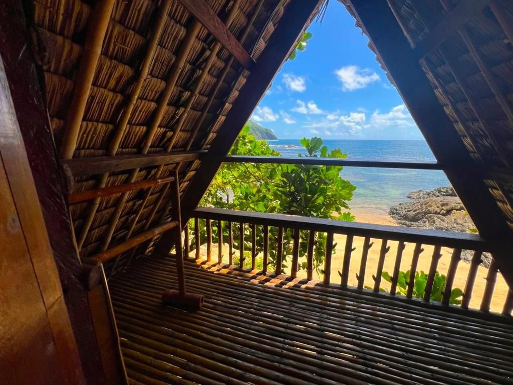 L'Astrolabe - Private Beach, Baras from $14 - Book Now