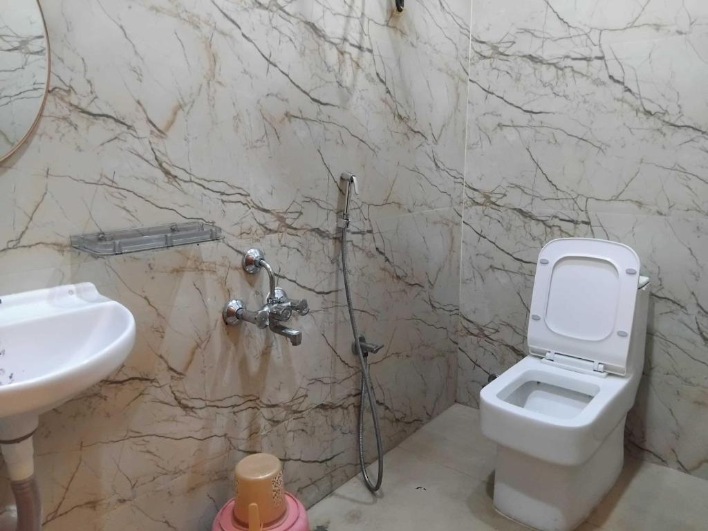 From $20 - Townhouse Jawaharlal Nehru Stadium Chennai Central Formerly ...