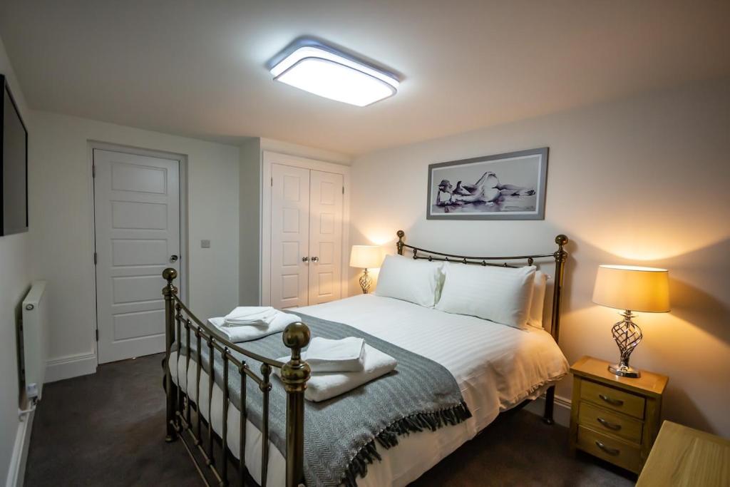 2 Bed | Devon Guide