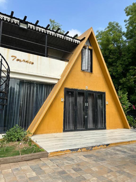 Serene Cottages And Resort, Padra from $15 - Book Now