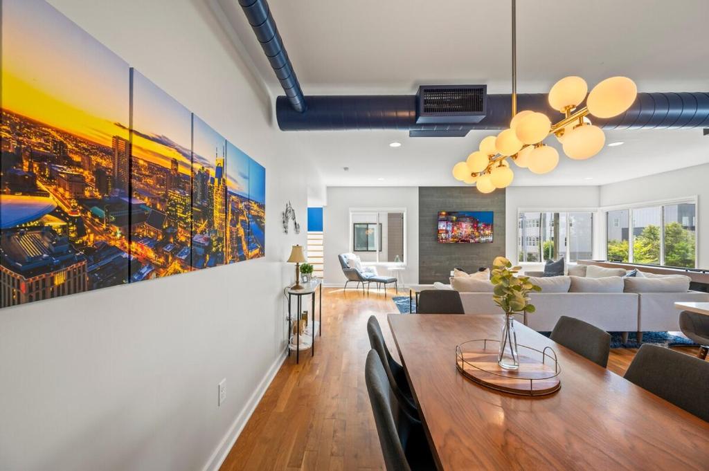 From $47pp - Walk & Bike-Stunning Natural Light! 13 Mins to Downtown, Nashville, FL