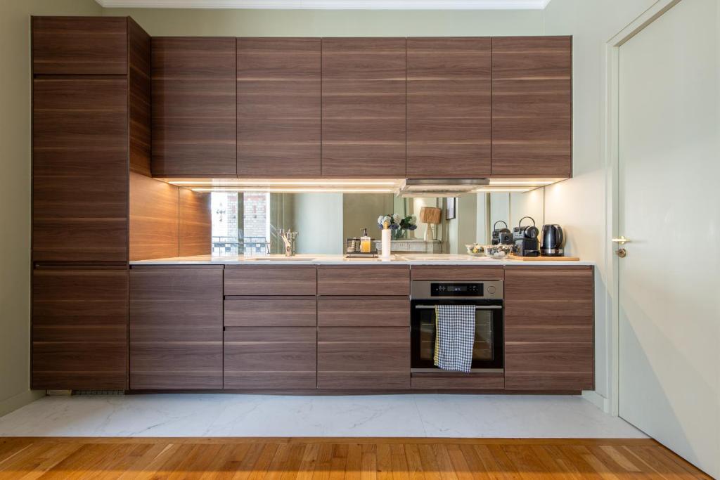 Chic apartment 1BR-2P - Arc de Triomphe, Paris from €50pp