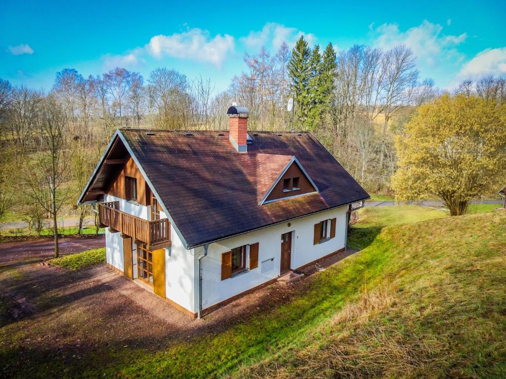From €27 - Ski Chalet Escape in Javorník, cleaning included, Rudník
