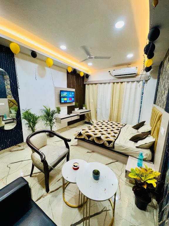 The Chic Stay, Ghaziabad from $13 - Book Now