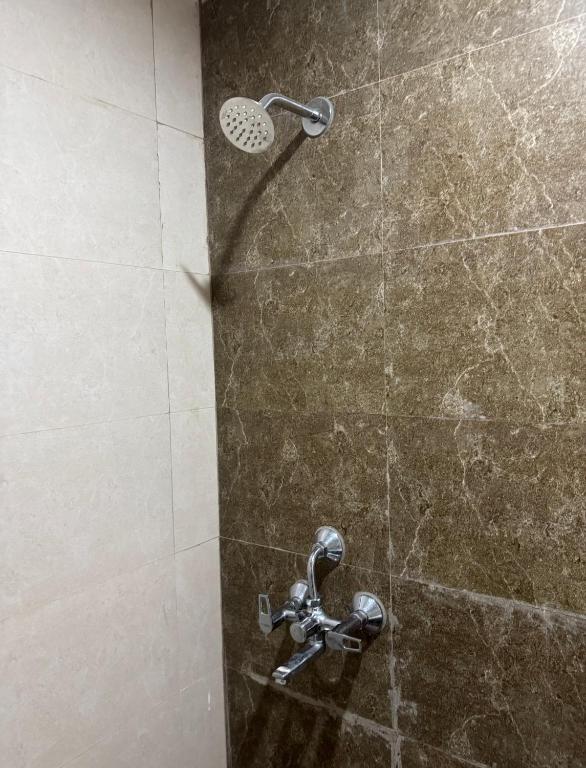 The Chic Stay, Ghaziabad from $13 - Book Now