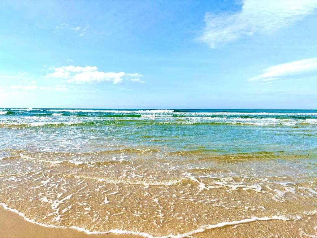 L7 Heart of Surfers 2 Beds Free WI-FI, Gold Coast from $39pp