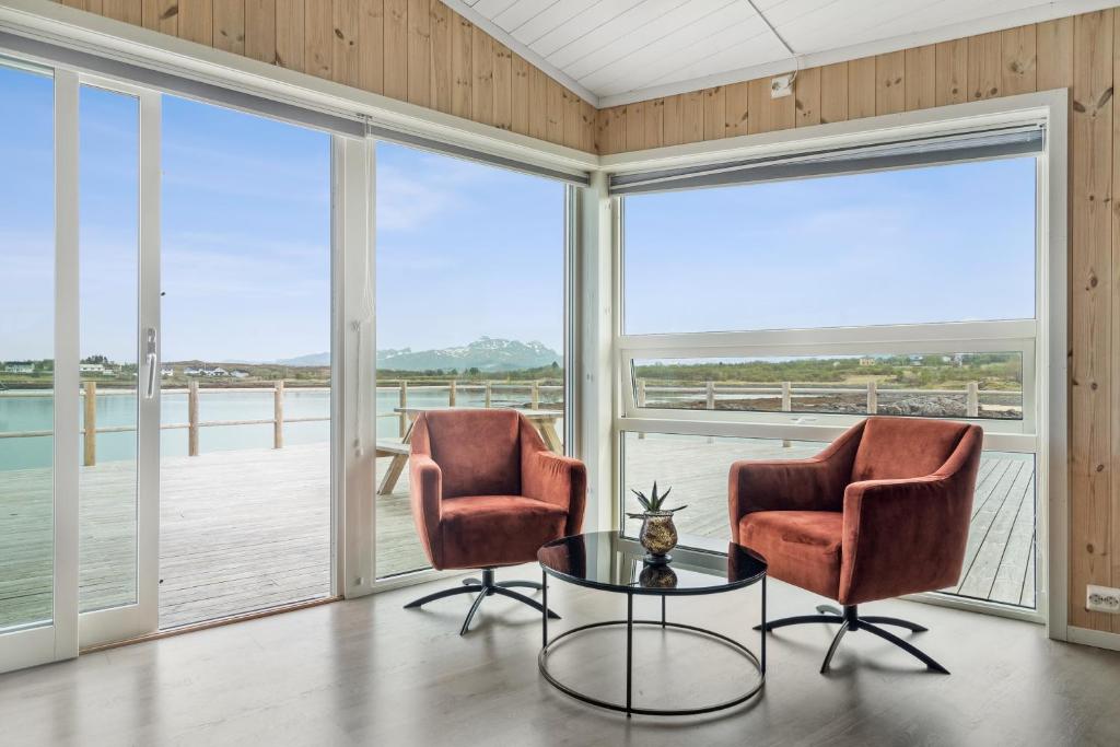 Spectacular Waterfront Fishermans Cabin - Rorbu, Holiday home Haug