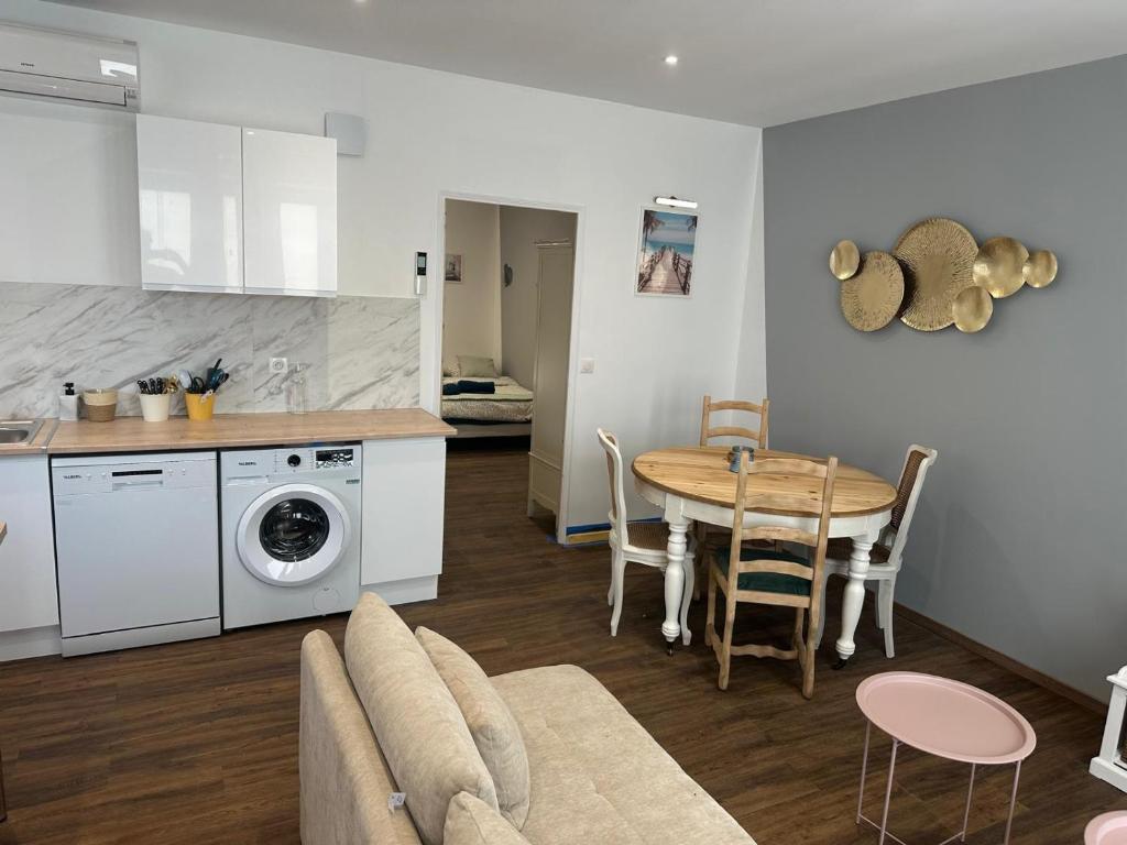 Cosy Pétunia - T2 - Centre ville, Pau from €68 - Book Now