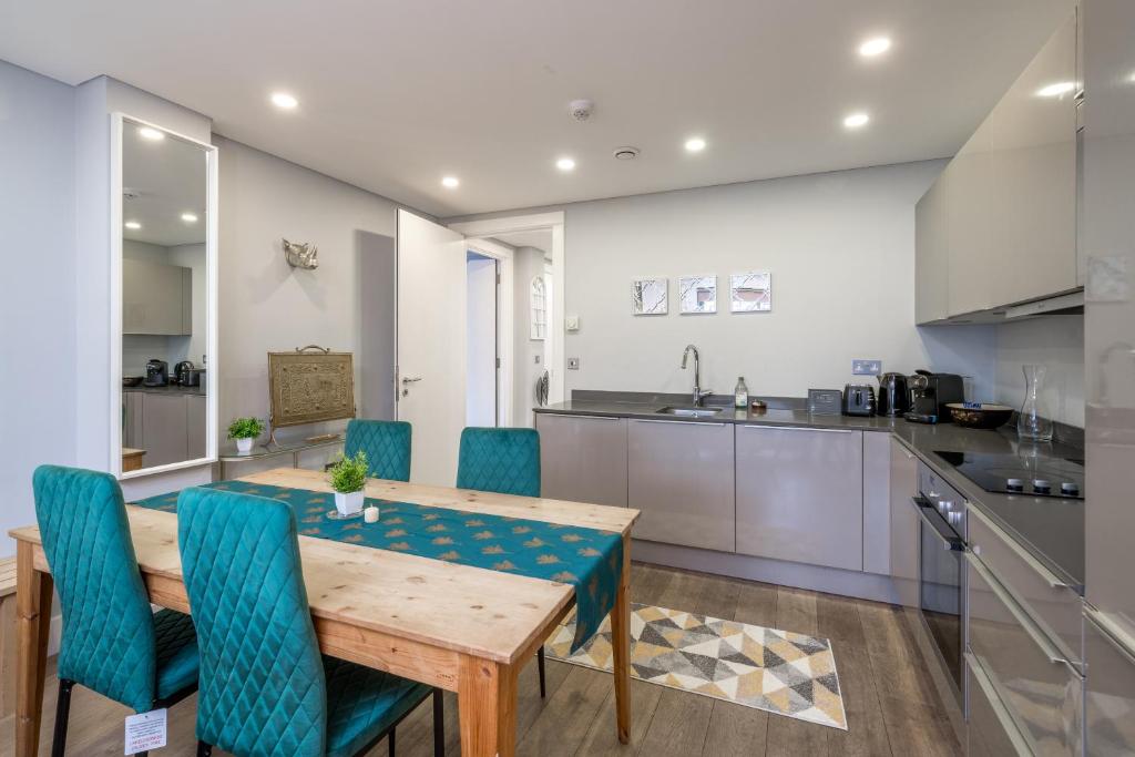 From £59pp - Ultra Luxury Riverside Condo Central London Notting Hill ...