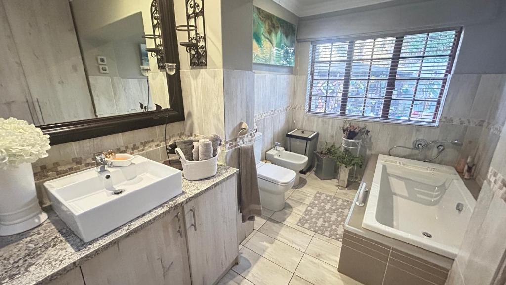 From $29 - Artzy's Garden View 1km to Olivedale Clinic, Northriding