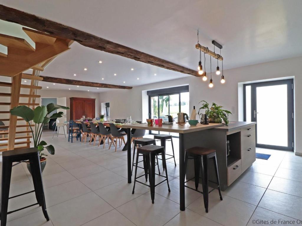 From €71 - Grande maison familiale avec sauna et jardin - FR-1-497-136 ...