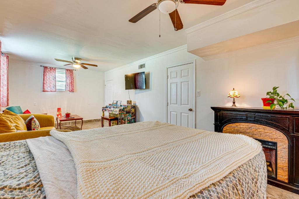 From $59pp - 7 Mi to Mercedes-Benz Stadium Artsy Gem in ATL, Atlanta, GA