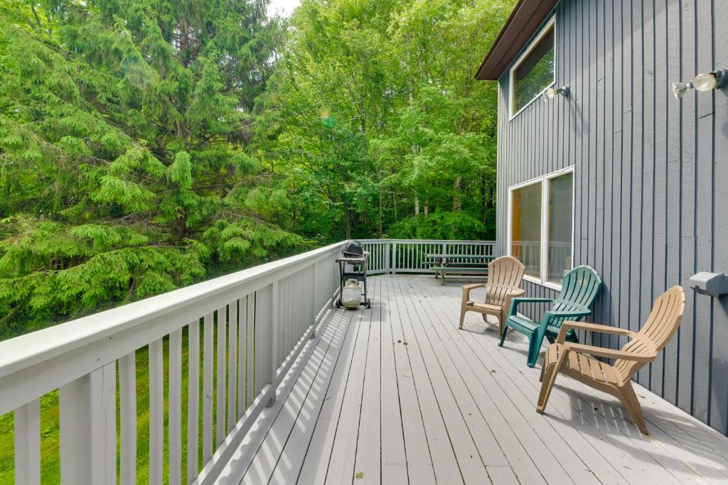 From $90 - Indoor Hot Tub Sugarbush Retreat on Lincoln Peak, Warren, VT