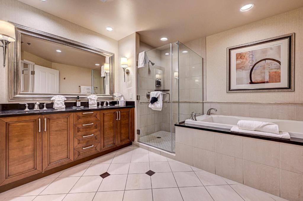 From $65 - Sierra Studio at MGM Signature Tower 1 with Balcony Strip ...