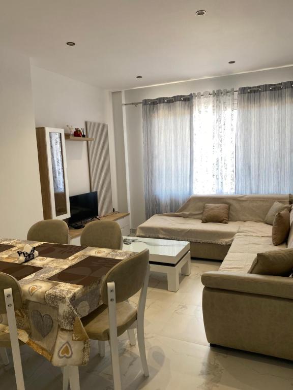 Villa Dior, Sarandë from €21pp - Book Now