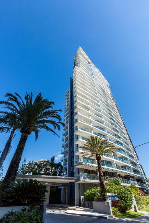 Artique Surfers Paradise Resort, Gold Coast | 2025 Updated Prices, Deals