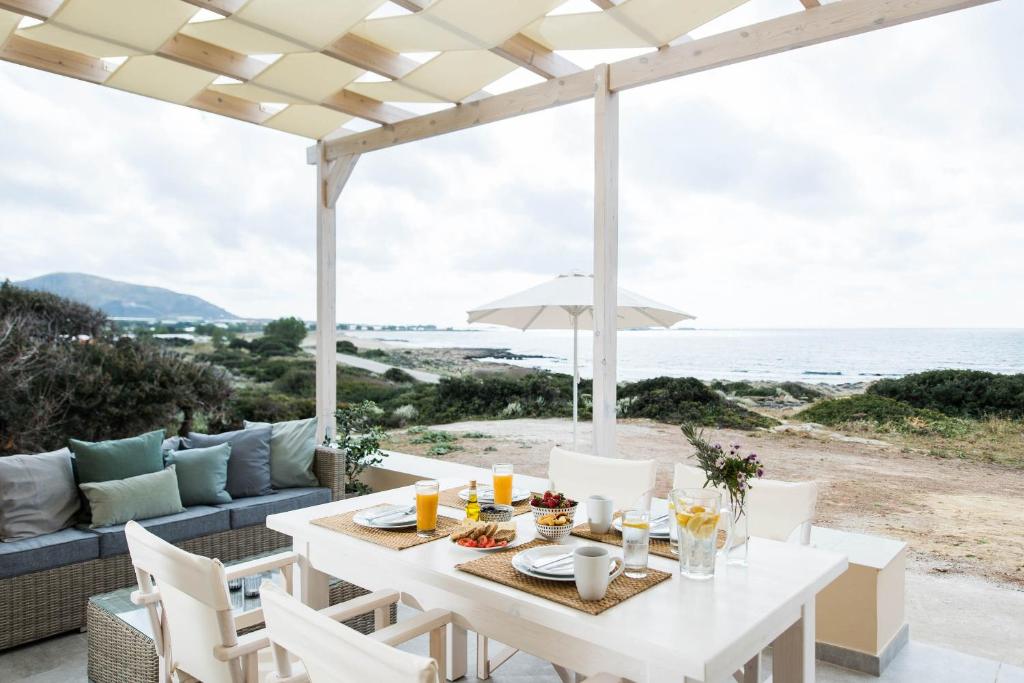 From €82 - Falasarna Seafront House I 50m to the Beach, Kavoúsion, Crete