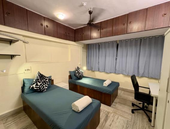 Locomo Hostel Mini - 9 mins from airport, Mumbai from $11