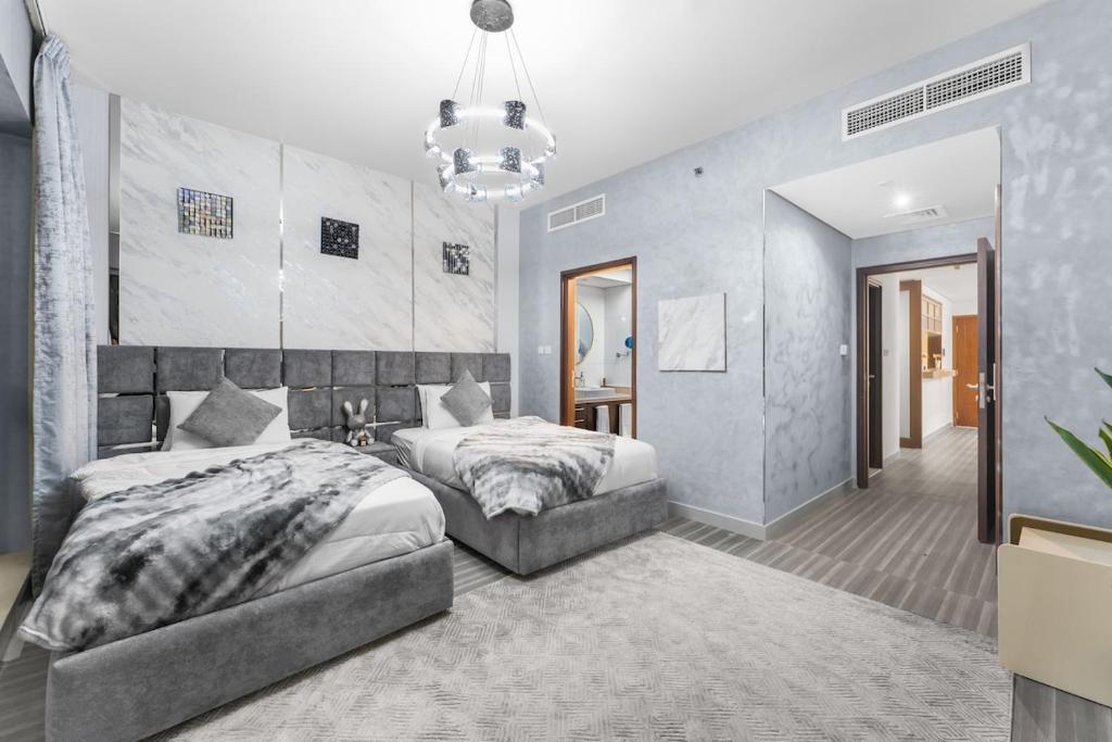 From $88 - MNB LIVIN Silver Aviary 2Bed Boulevard Central, Dubai