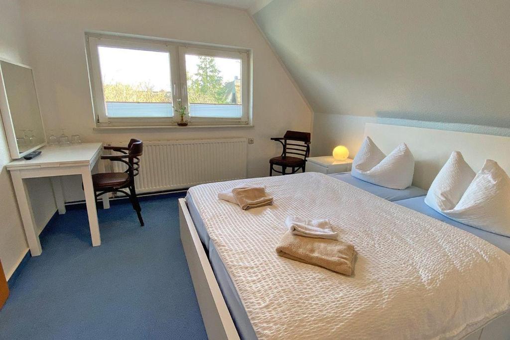 Haus-Kleist-Zimmer-1, Prerow from €52 - Book Now