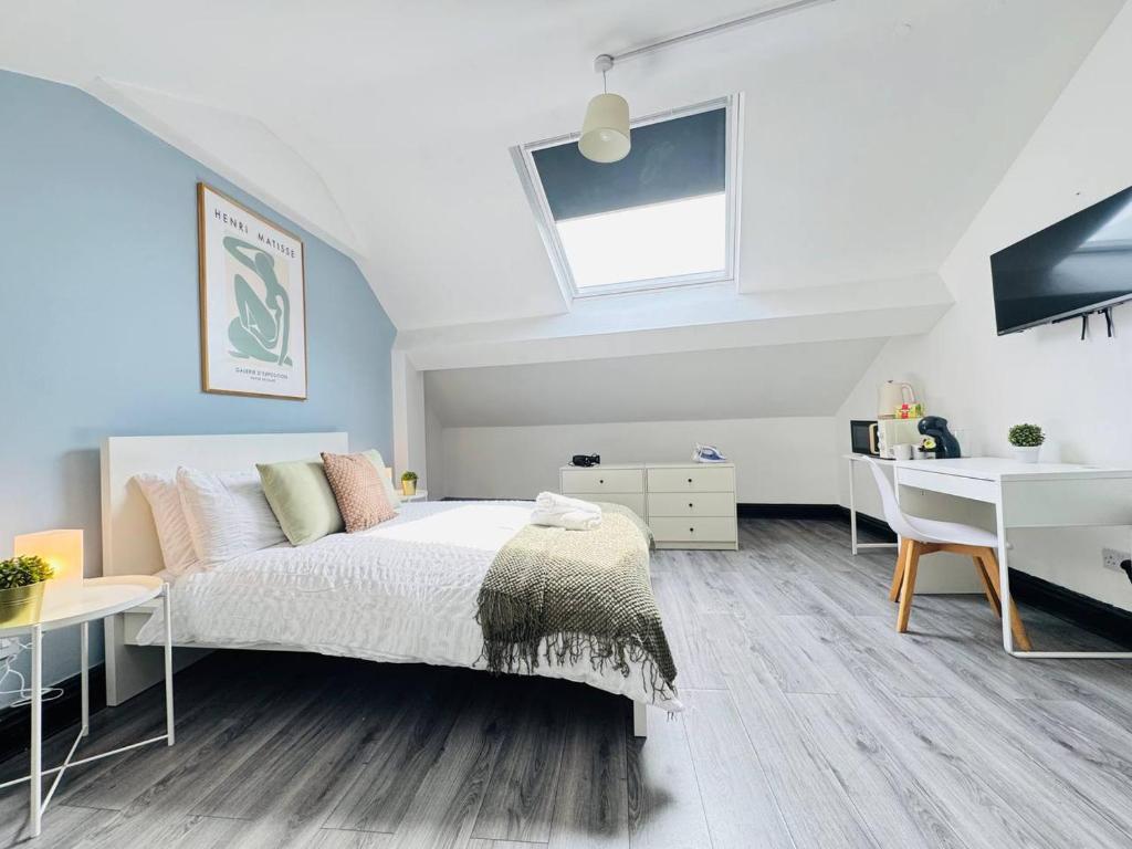 Pembroke Place Private Room 8, Liverpool from £50pp - Book Now