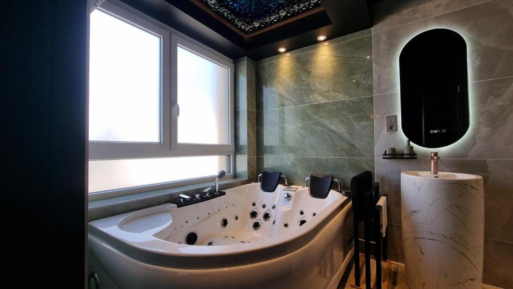 ORM - Détente & Balnéo Privée, Colmar from €42pp - Book Now