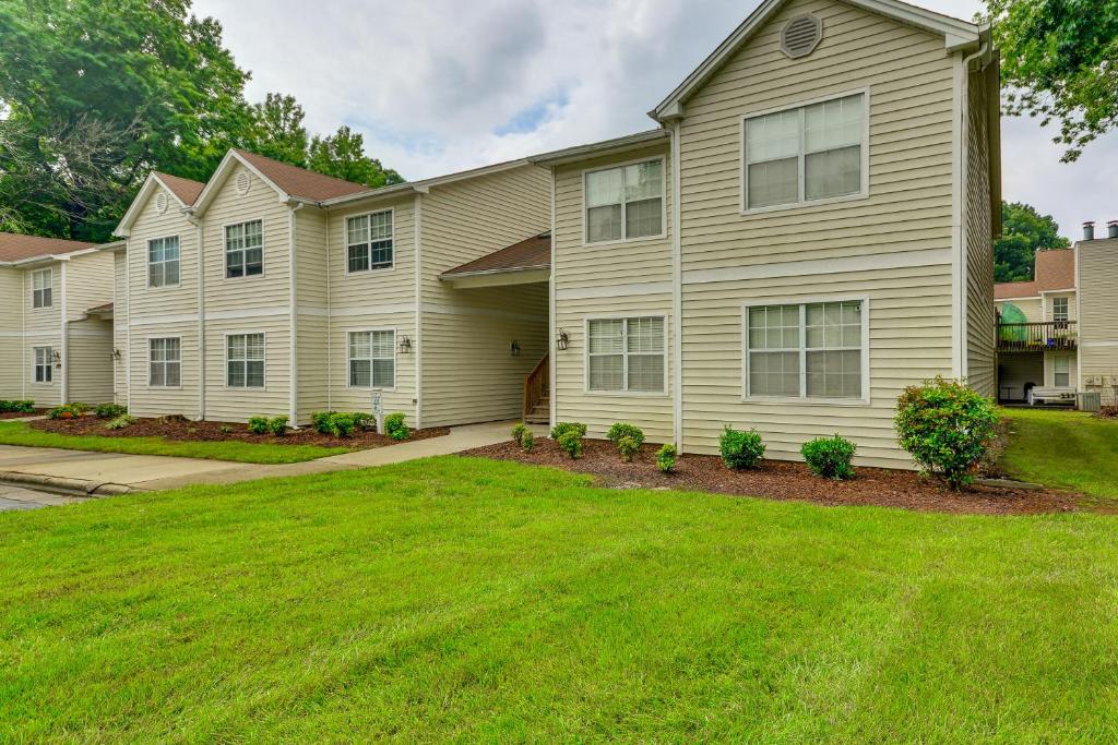 Condo 5 Mi to Midtown and UNC Greensboro, NC from $79