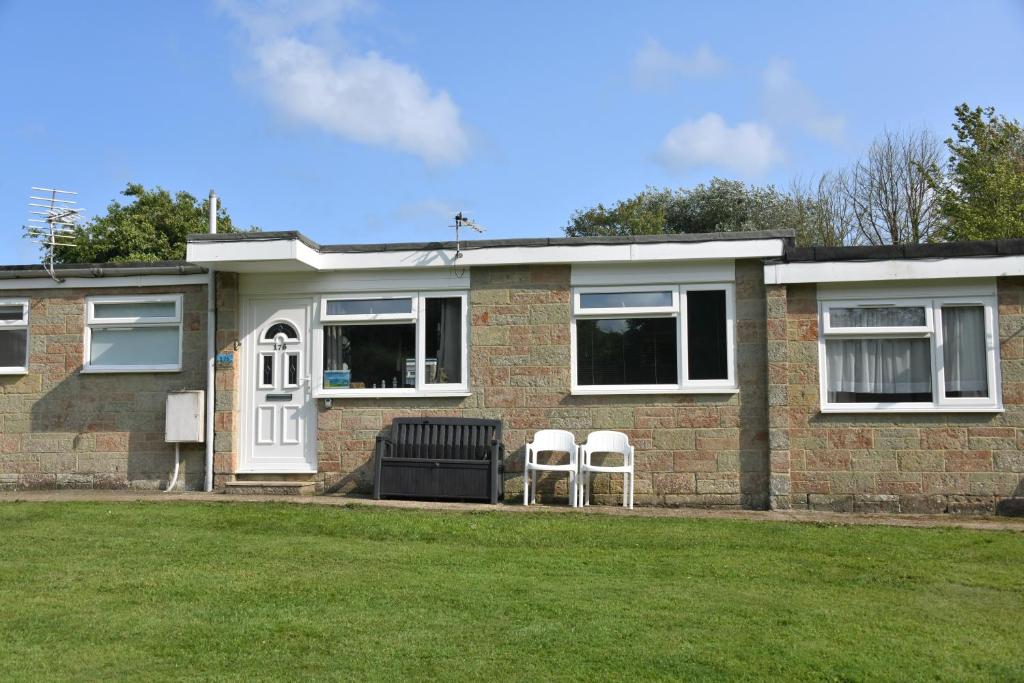 Blue Skies, Brading from £97 - Book Now