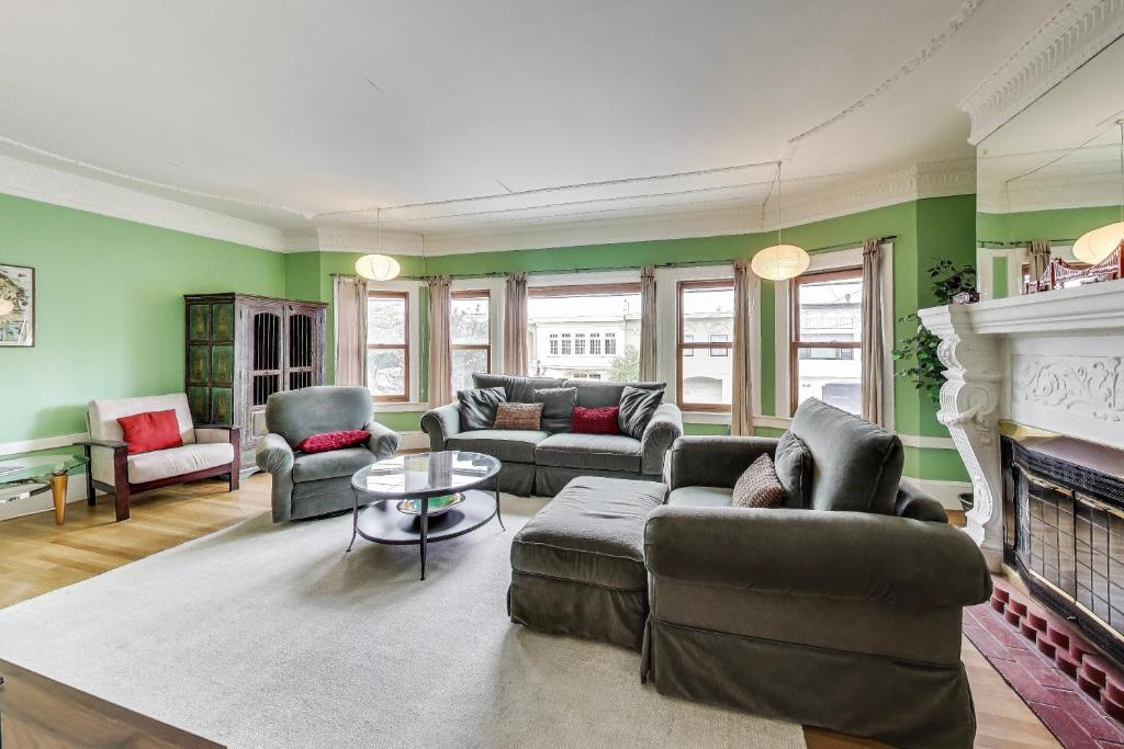 From $62 - Walk Score 80 Wrap-Around DeckNext to GG Park, San Francisco, CA